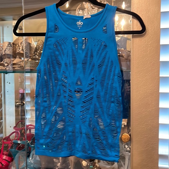 ALO Yoga | Tops | Alo Blue Cut Out Workout Tank So Small Excellent ...